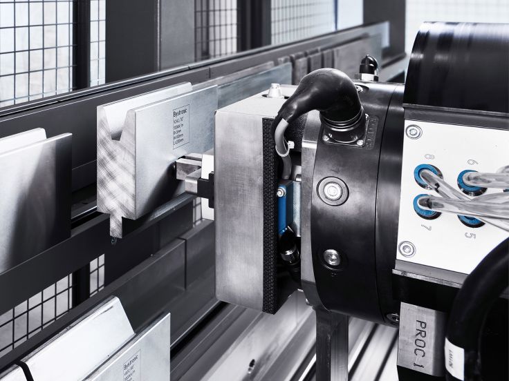Bending Cell: Xpert Pro plus automation | Bystronic