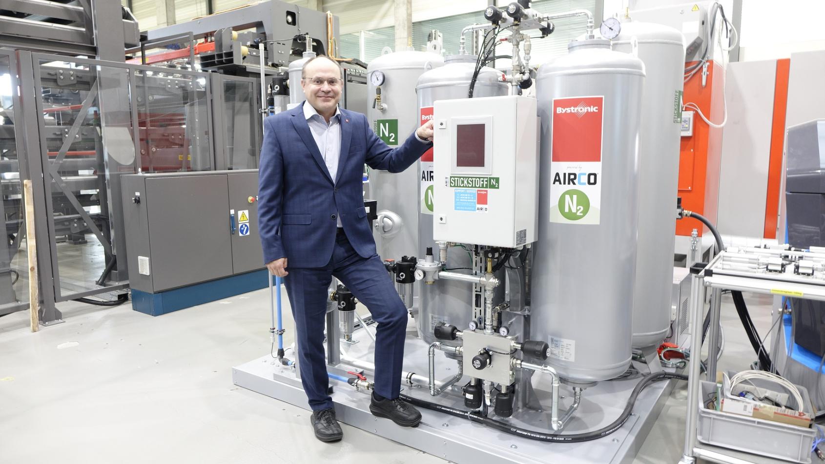 In-house production of nitrogen using an N₂ generator | Bystronic