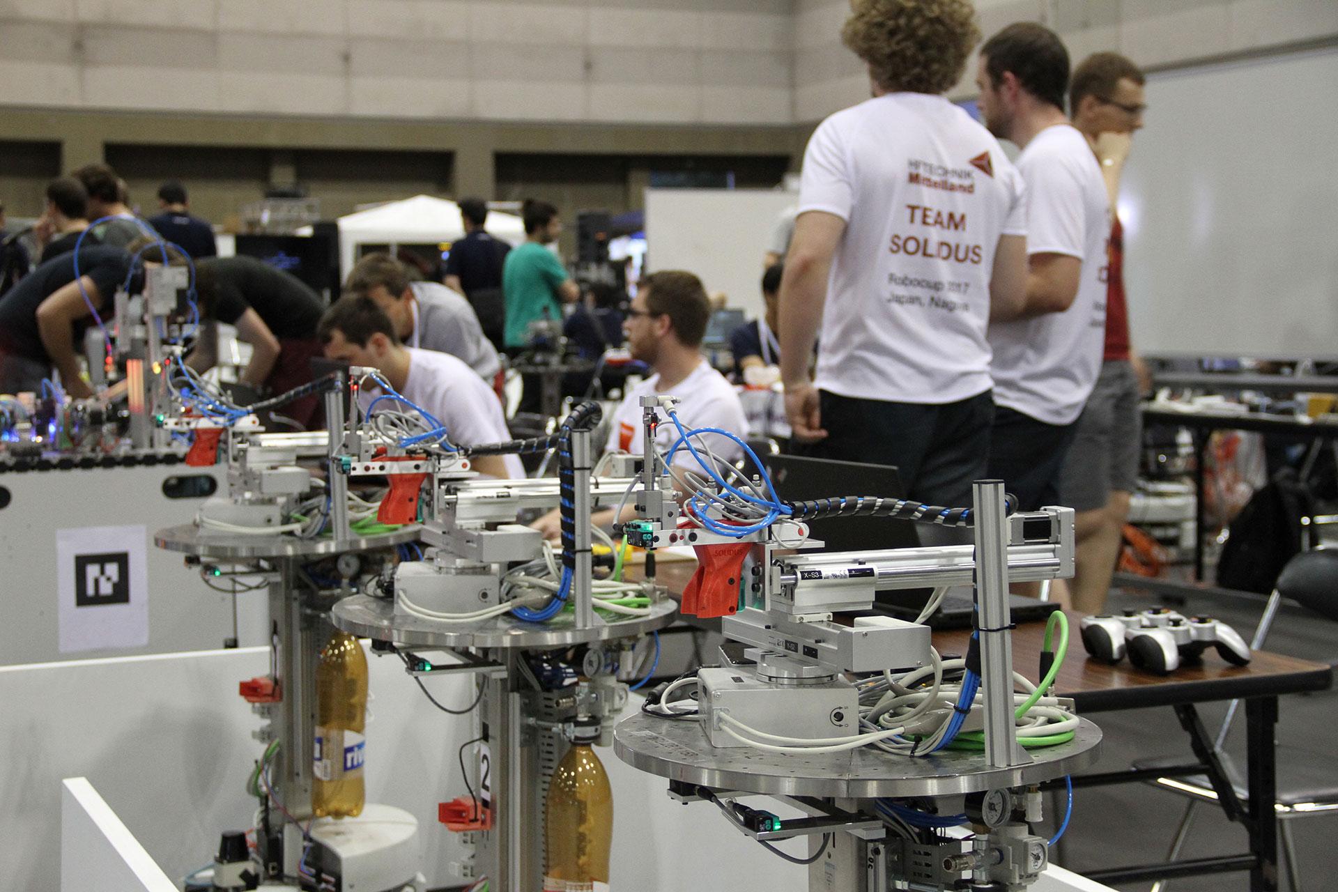 RoboCup 2018: hftm.team.solidus to compete in Montreal | Bystronic